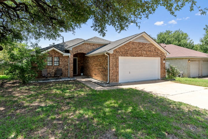 Leander Home Away From Home - Cedar Park, TX