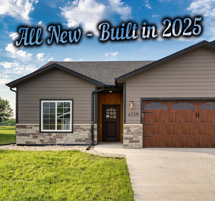 All New Sleeps 7 Why Stay In A 12x12 Motel Room? - Sioux Falls, SD