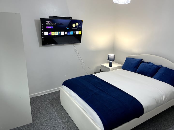 3 Bedroom House With New Kitchen And Bathroom - Manchester