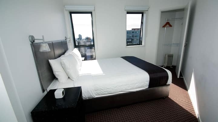 Spacious One Bedroom Apartment - Auckland