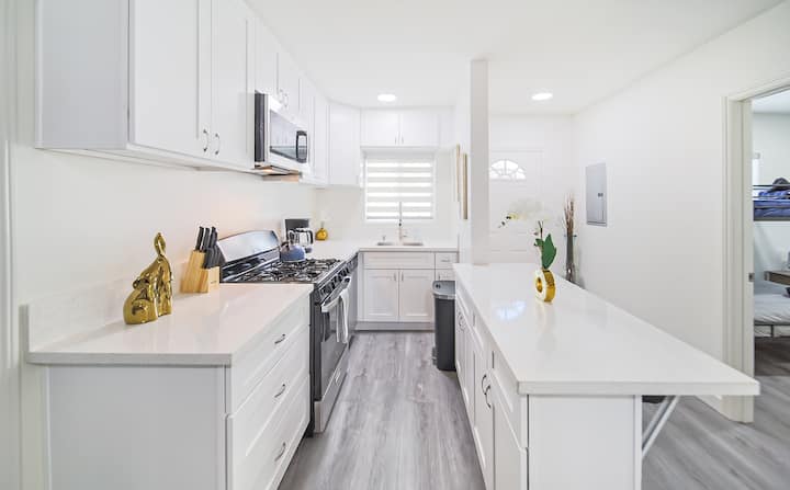 R13 Private Room | Shared Home In Rampart Village - South Gate, CA