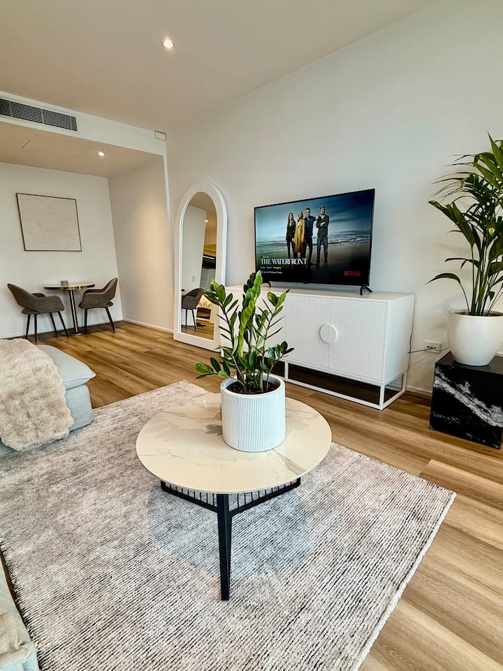 City, Airport & Train + Roof Pool & Free Parking - Sydney