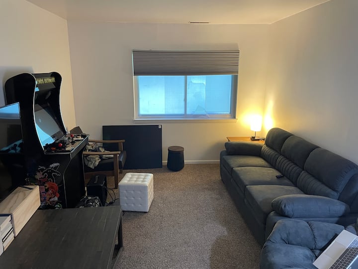 Large Br W/ Closet, Powder Rm, Sink. 2 Guest Max - Danbury, CT