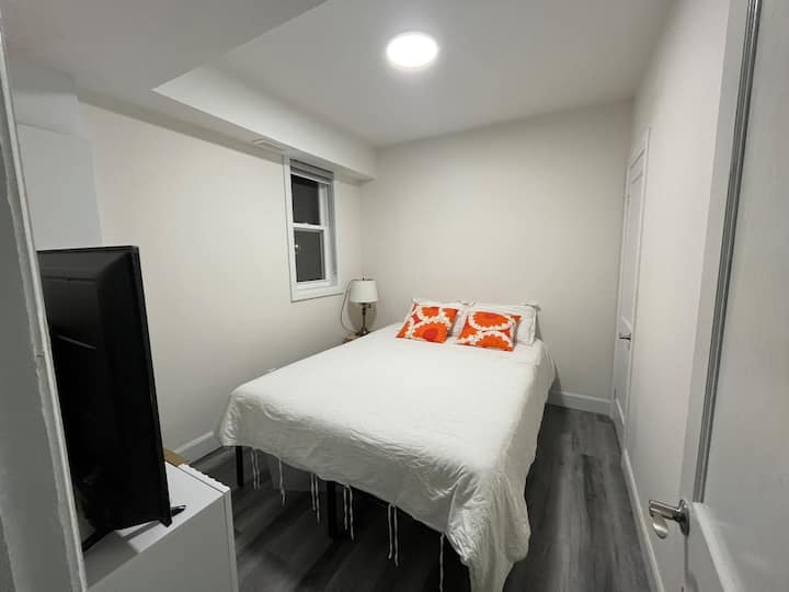 Charming 2br Apartment At Queen West W Parking - Toronto