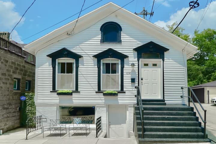 Cream City Bungalow • Downtown Mke • Sleeps 8 - Milwaukee