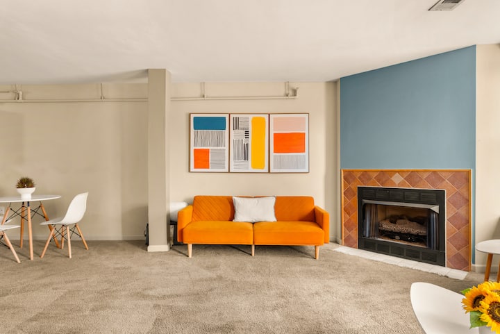 Lofty One Bedroom | Downtown | Free Parking - Cleveland, OH