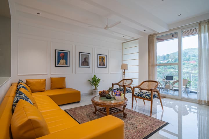 Hillside 4 Bhk Apt W/ Pvt Jacuzzi & Lift - Dehradun