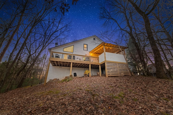 Golf, Hot Tub, Pets, Arcade, Mountain, Relaxation! - Ellijay, GA