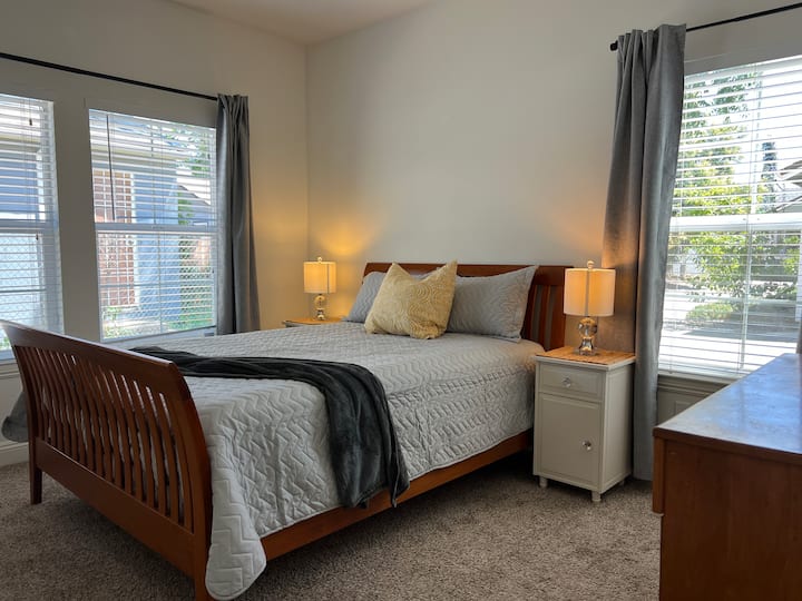 Private Room & Bath | Uc Davis | Superhost Stay - Sacramento, CA