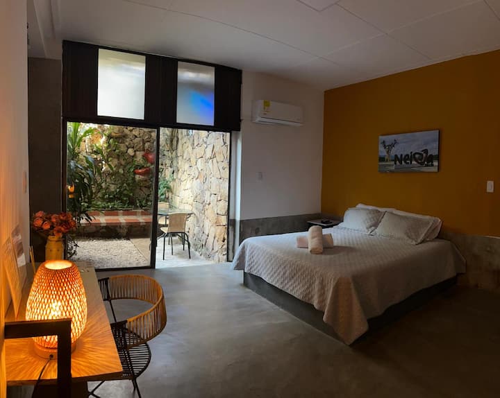 Habitación Con Terraza Y Baño, Centro De Neiva - Neiva