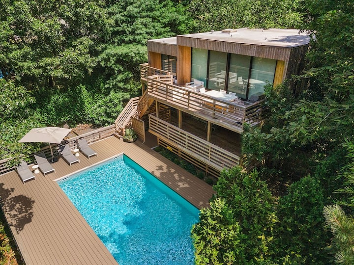 Modern Oasis In Southampton - Cutchogue, NY