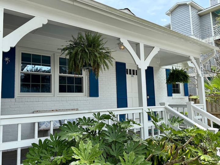 Cozy Harbor Island Cottage - Wrightsville Beach, NC