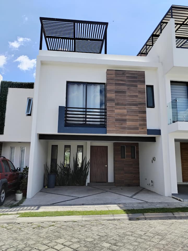 Moderna Y Amena Casa Residencial Seguro, Tranquilo - Puebla