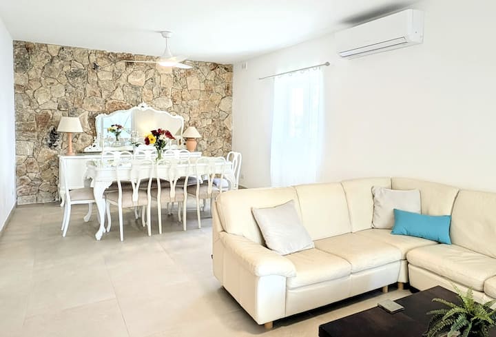 Seahorse Retreat | Apartment With Pool And Garden - Malte