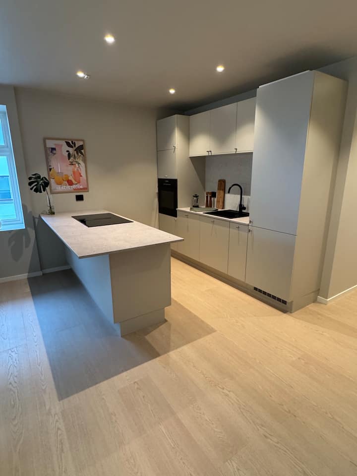 Bright Brosundet Overlook - Alesund