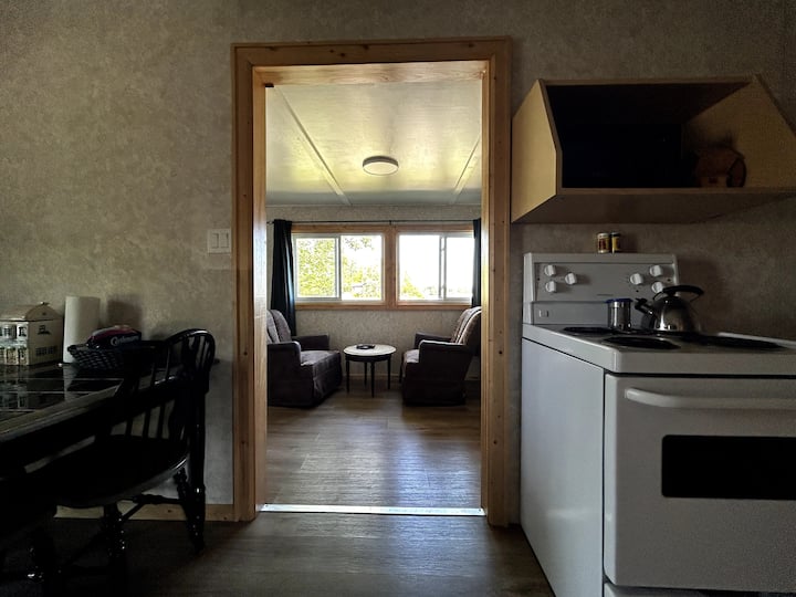 Lakeside 2-bedroom Cottage At Caygeon Cove - Bobcaygeon