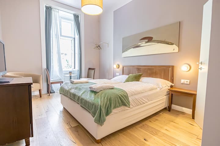 Stylish Room With Private Bath | Mariahilferstraße - Wien