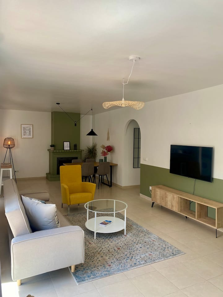 Two-bedroom Apartment In Sayalonga - Spain