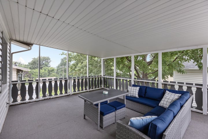 0.8miles To Zoo, Freeparking, Coveredpatio, Washer - Council Bluffs, IA