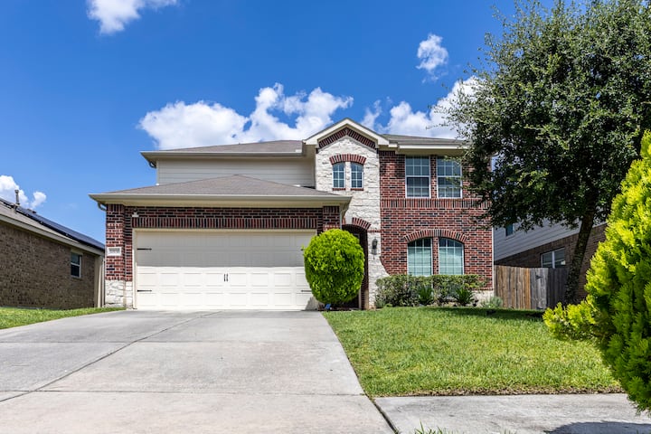 5br Home In Tomball - Game Room & Yard  | 10+ Pax - Tomball, TX