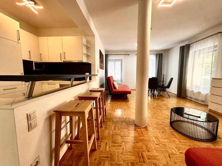 Parkside Two By Bestchoice - Parking Option - Graz