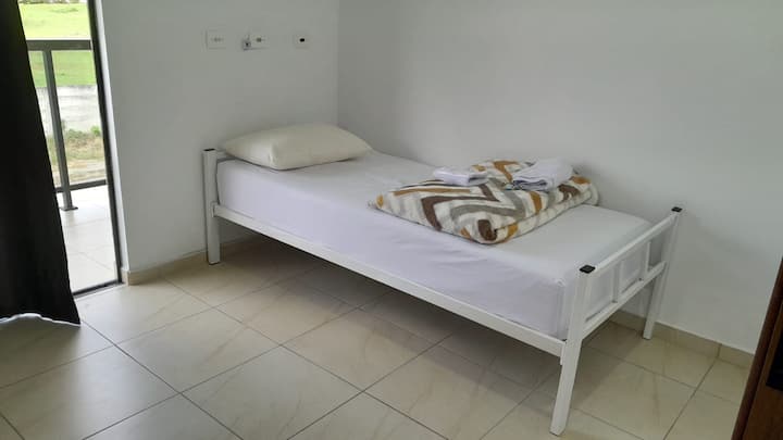 Quarto Individual Número 7 - Lapa