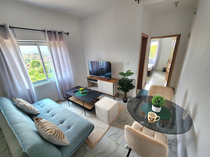 Appartement Avec Vue Panoramique - Jaunde