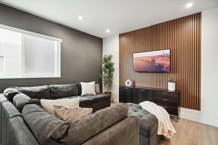 Newer Home Near Dtla, Usc, Crypto Arena - Los Angeles, CA