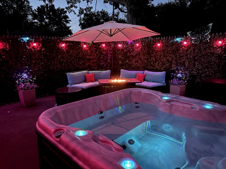 Cozy Luxe Retreat ~ Hot Tub - Ferndale, MI
