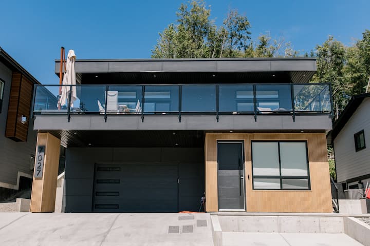 Lake Retreat | Private Beach | Sleeps 14 - Lake Cowichan
