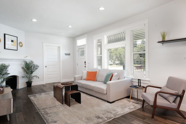 Amazing For Group Stays! 4br/3ba In Perry District - Spokane, WA