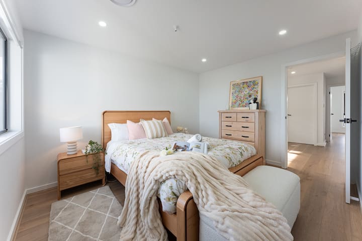 New, Comfy & Fully Equipped 3br Home In Kellyville - Blacktown