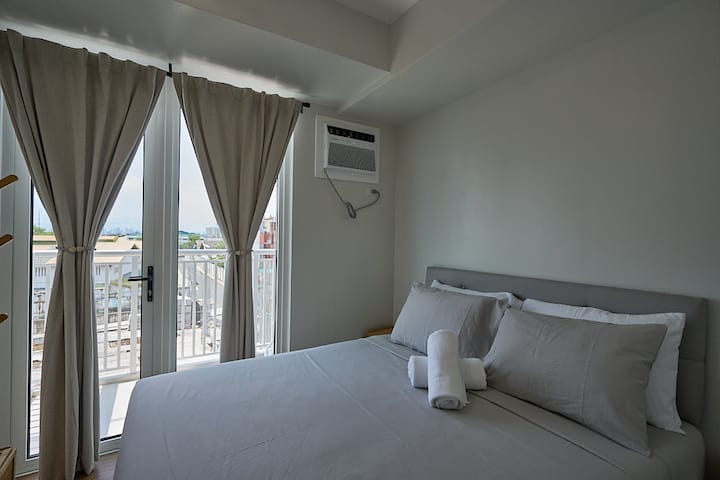 Spacious 2br Condo Nr Airport Free Parking & Wifi - Muntinlupa