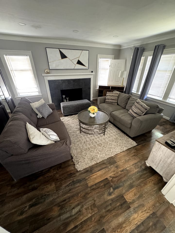 Cozy Home Close To University - Seattle, WA