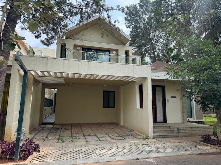 L01, 4bhk Villa By Signature Club Resort - Kempegowda Airport Bengaluru (BLR)