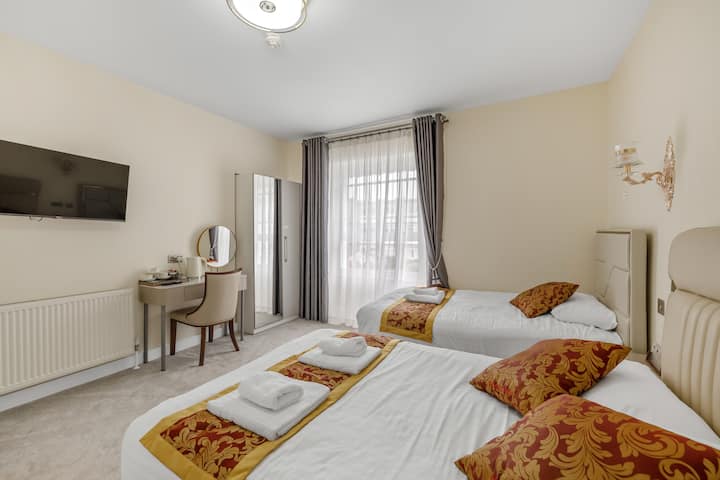 Deluxe Triple Room, City Centre 4* Boutique Hotel - Plymouth