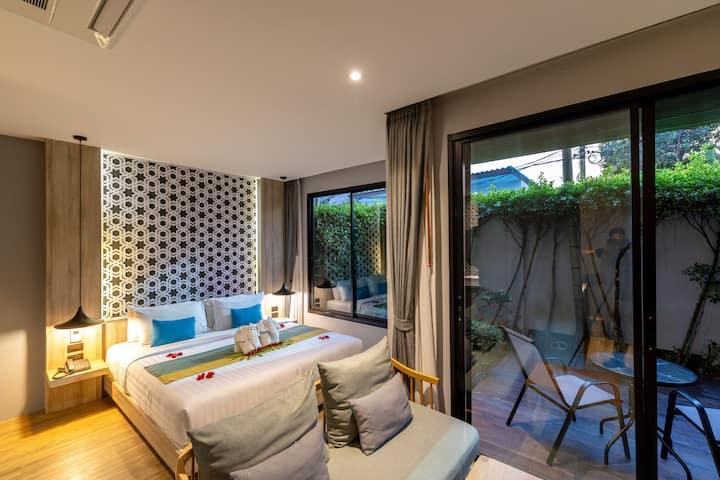 逐月跨银汉.普吉岛/查龙寺旁/临近泰拳街/临近普吉镇老街/豪华双人房（带私人花园）/1号房 - Phuket