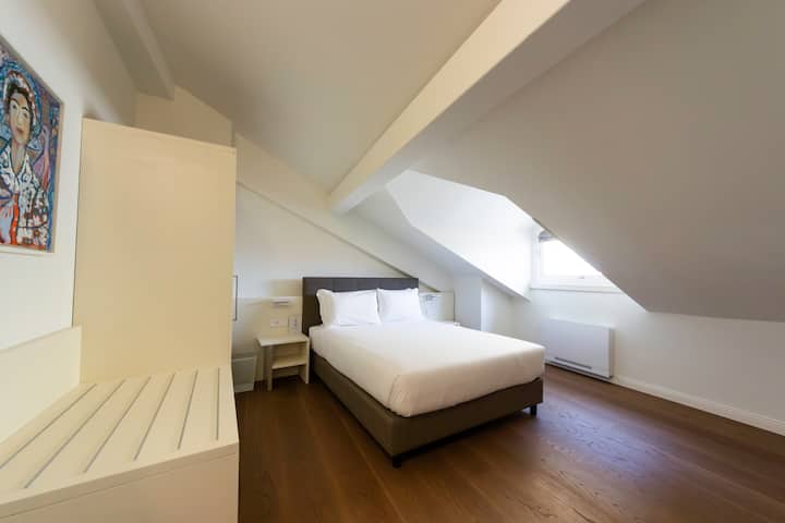 Arona Palace | Apt. Classic - Arona, Italy