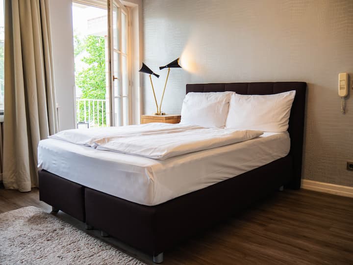 Garden Terrace Suite / Non Refundable - Düsseldorf