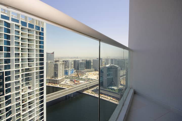 Stylish Damac Prive Studio On Hghflr W/ Canal View - Dubaï