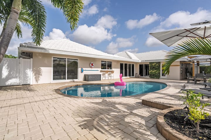 Design Coastal Home W/ Heated Pool "Joie De Vivre" - Fort Lauderdale, FL