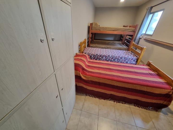 Dormitorio Mixto Para 8 Personas - Puerto Madryn