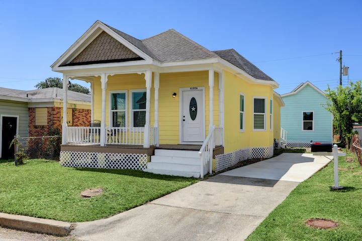 The Midtown Getaway - Close To Beach & Attractions - Beach Access, Galveston