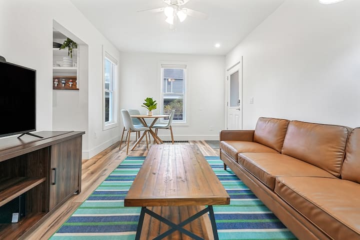 State St. 2br • Renovated • Walk To Beach & Town - Traverse City