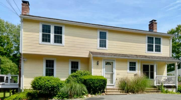 The Salty Anchor - Essex, MA