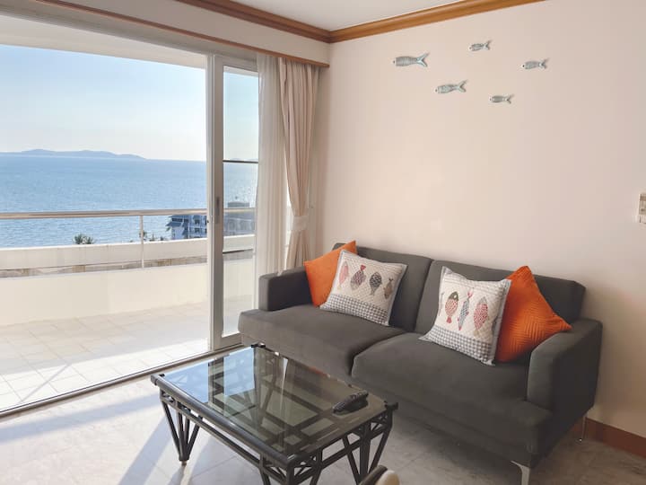 Homey And Cozy Beachfront Apartment At Rayong - Klaeng District