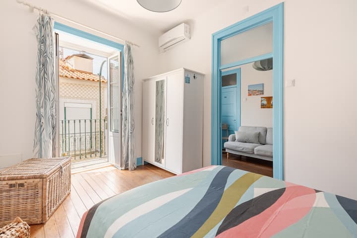 Stunning Balcony City Views – Mouraria | Lisbon - Lizbon