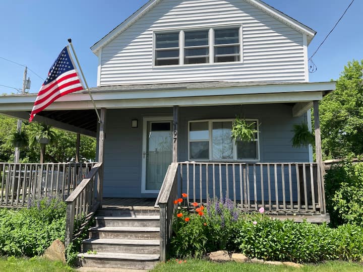 The Cottage Near The Beach - Warwick, RI