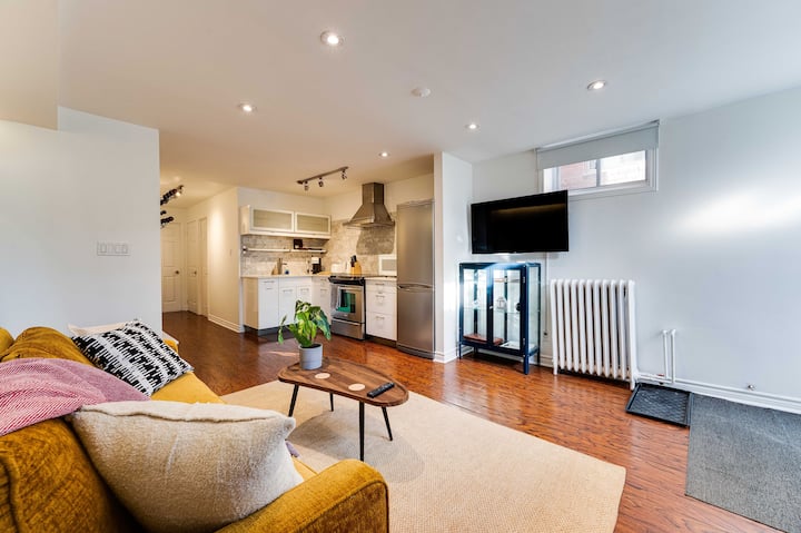 Modern 1br Basement Suite W/ Private Entrance - Toronto