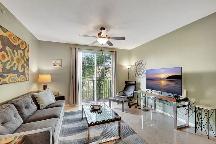 2 Br/2 Ba Cityplace Condo • Pool, Gym,parking Spot - West Palm Beach, FL